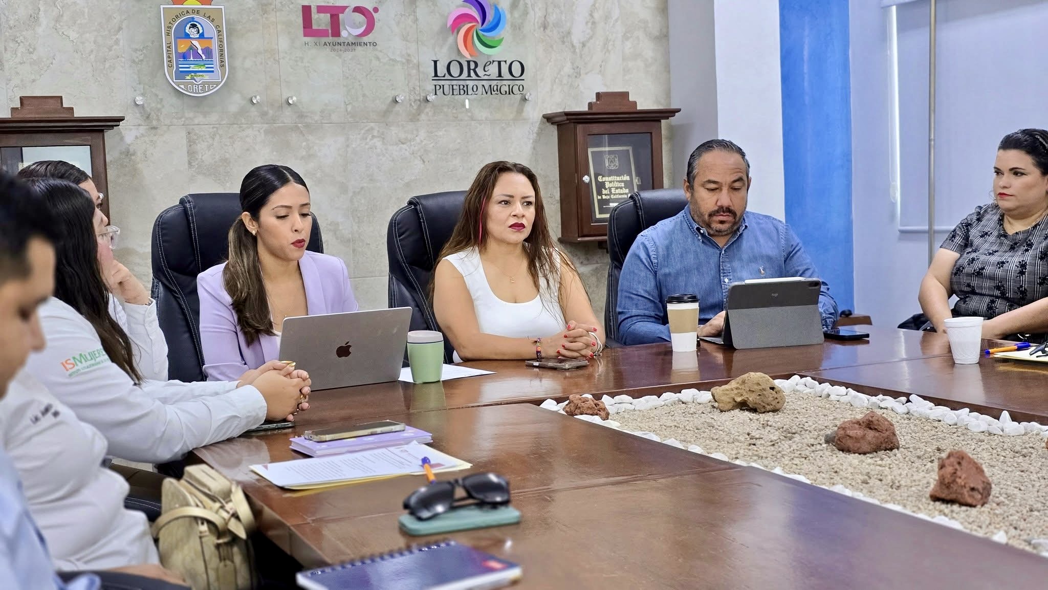 ENCABEZA PAZ OCHOA SESIÓN DE LA “MESA VIOLETA” EN LORETO – Foro Diez